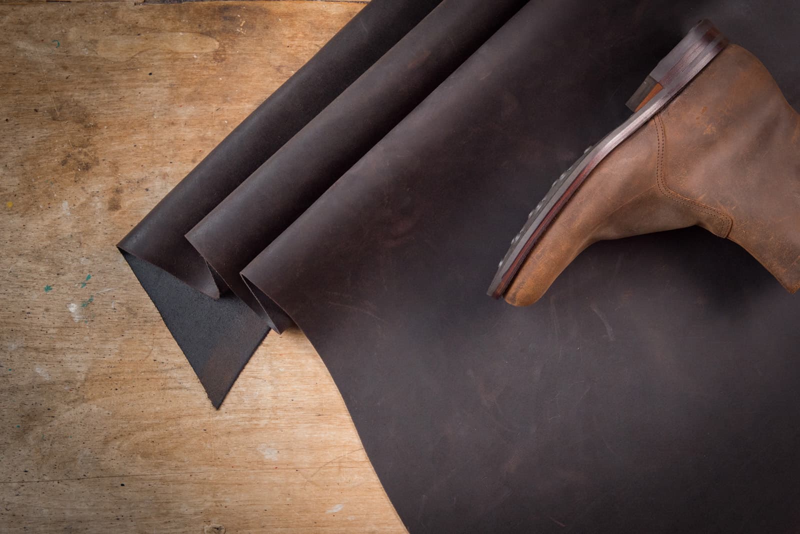 What is Waxy Commander leather/ Waxed Commander leather? - Kudusole